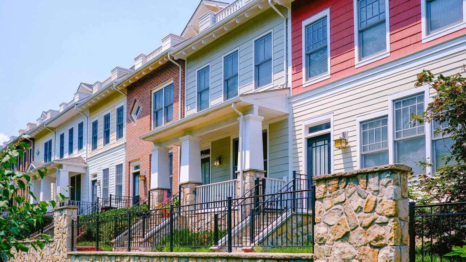 What Is An HOA And What Do They Actually Do 