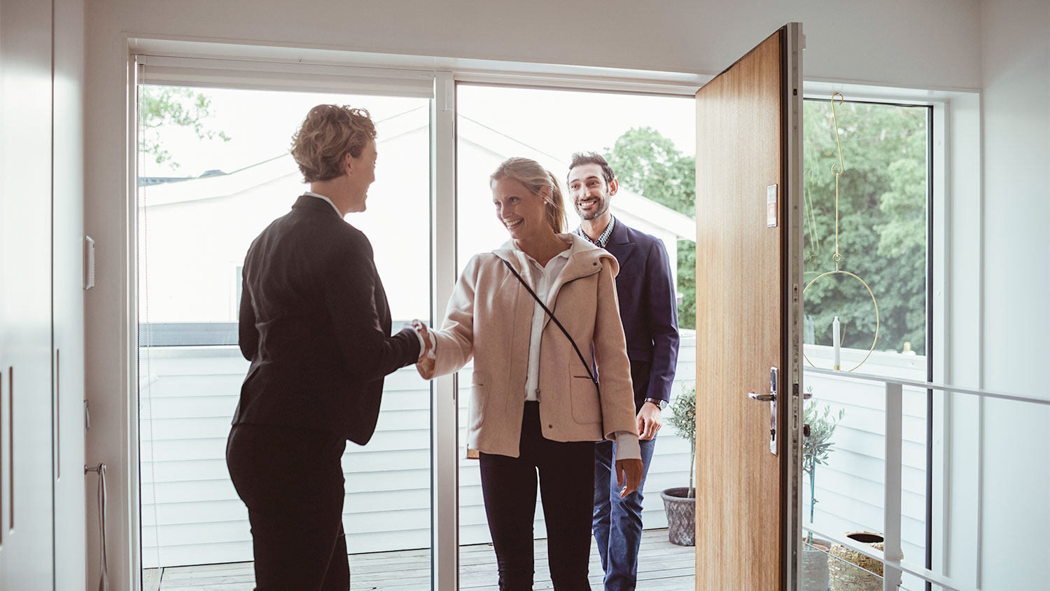What Do Brokers in Real Estate Do?