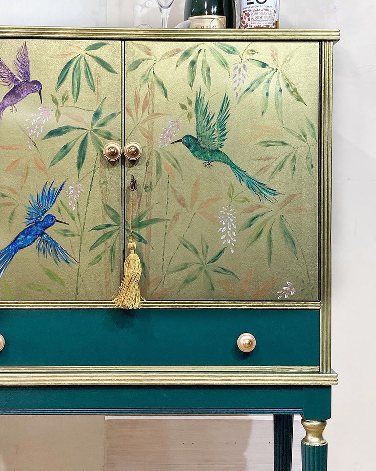 Stay Gold: 10 Ways To Use Gold Paint in Your Home